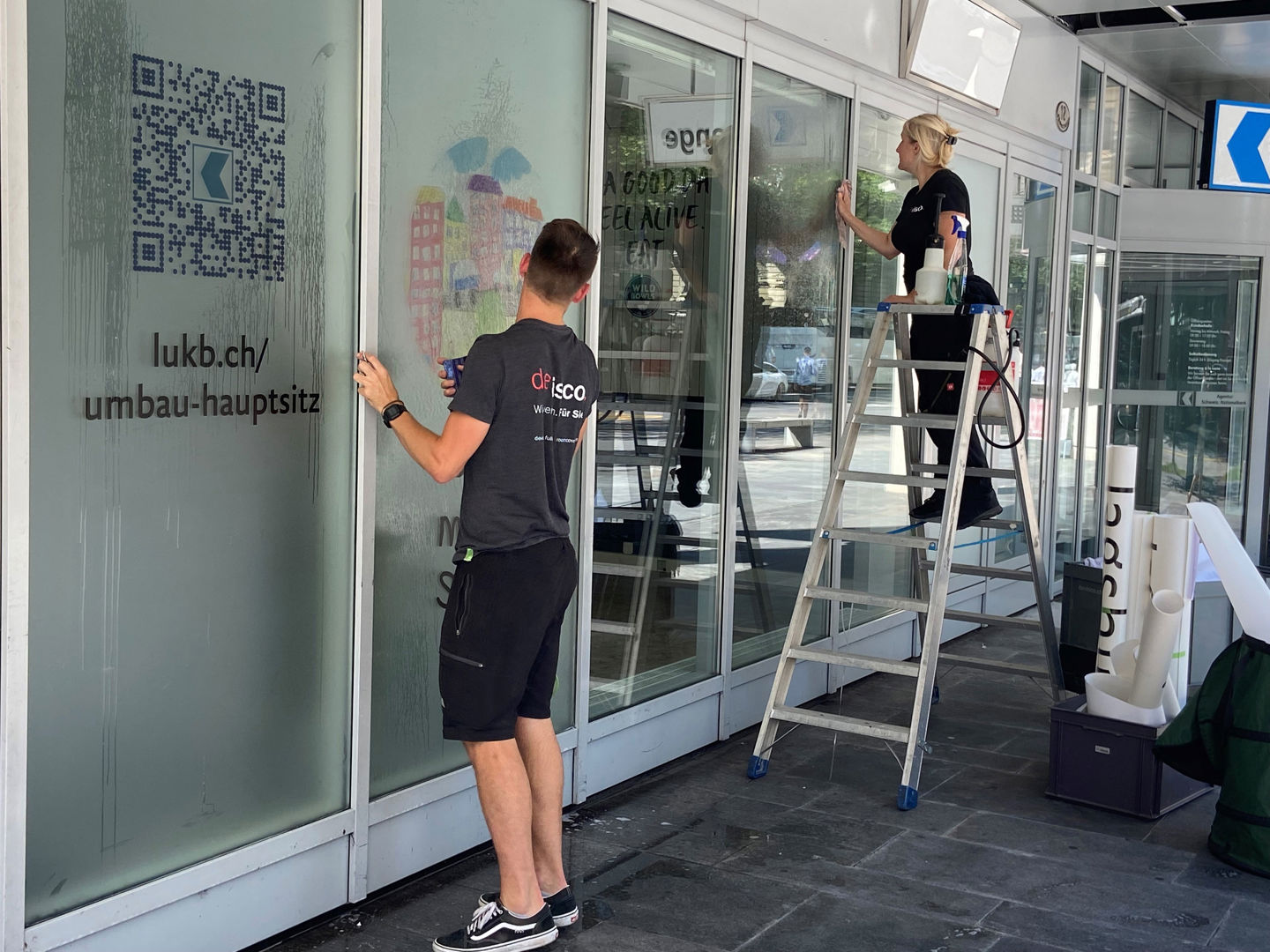 Umbau der Kundenhalle am Hauptsitz in Luzern: Lebendige Begegnungs- und ...